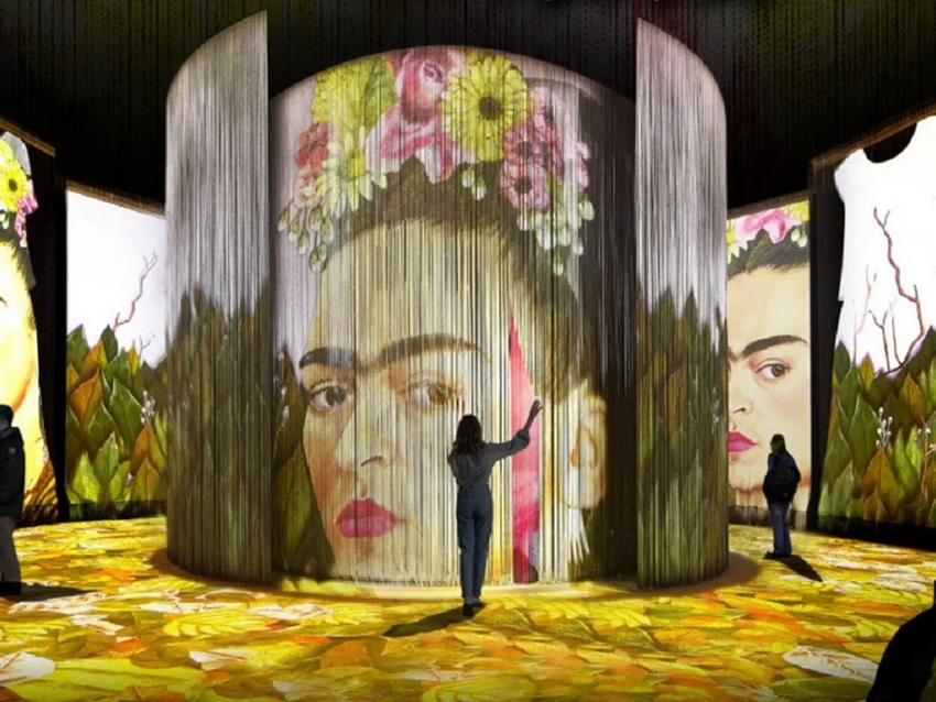 Exposição multissensorial “Frida Kahlo, a Biografia Imersiva” vai ser ...